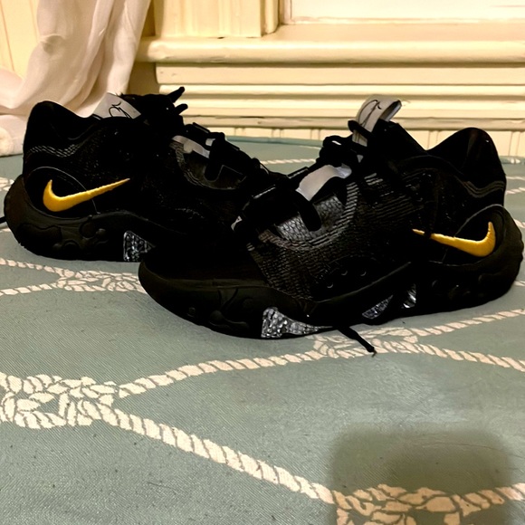Nike | Shoes | Kids Pg6 Size 4 Lightly Worn | Poshmark
